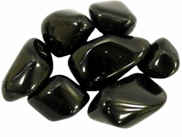 Obsidienne : vertus de la pierre, propriétés et purification